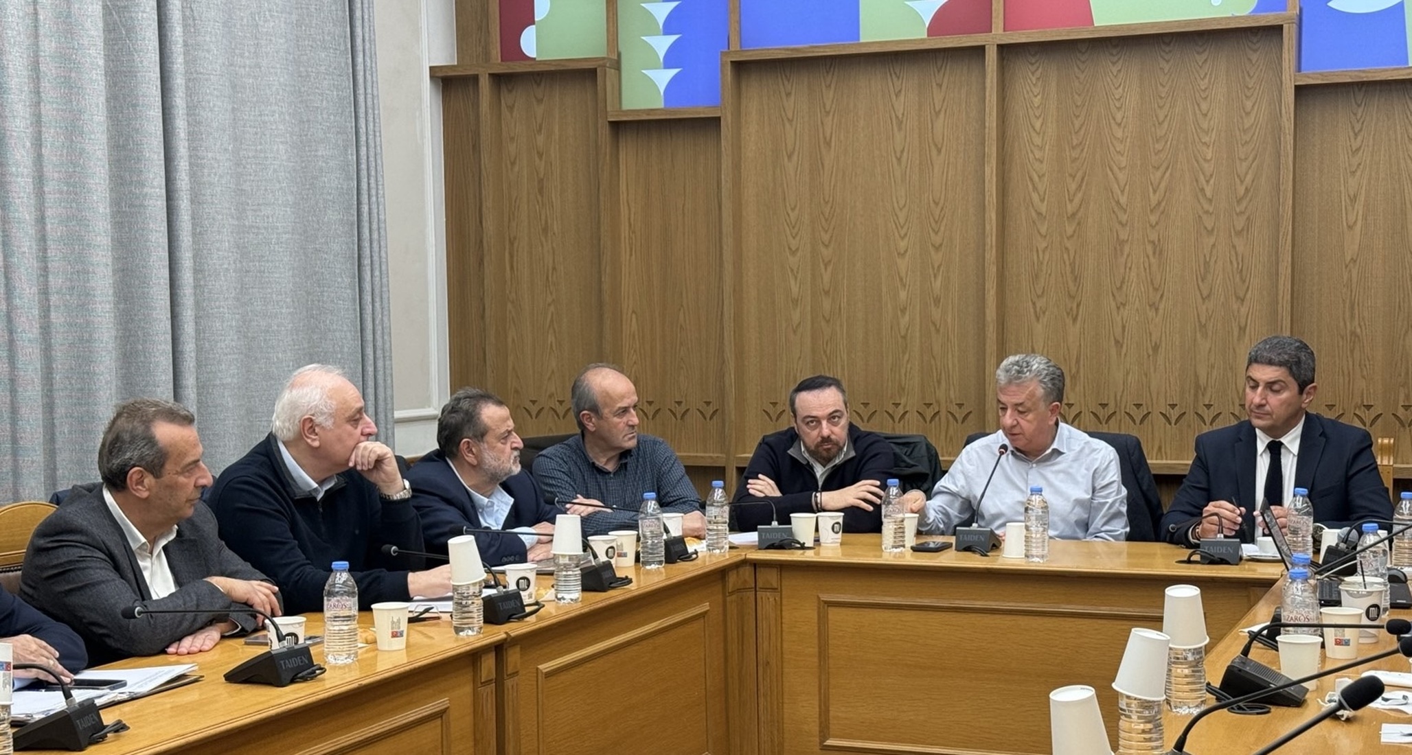 Σύσκεψη στην Περιφέρεια Κρήτης για τον Νότιο Οδικό Άξονα Κρήτης με τη ...